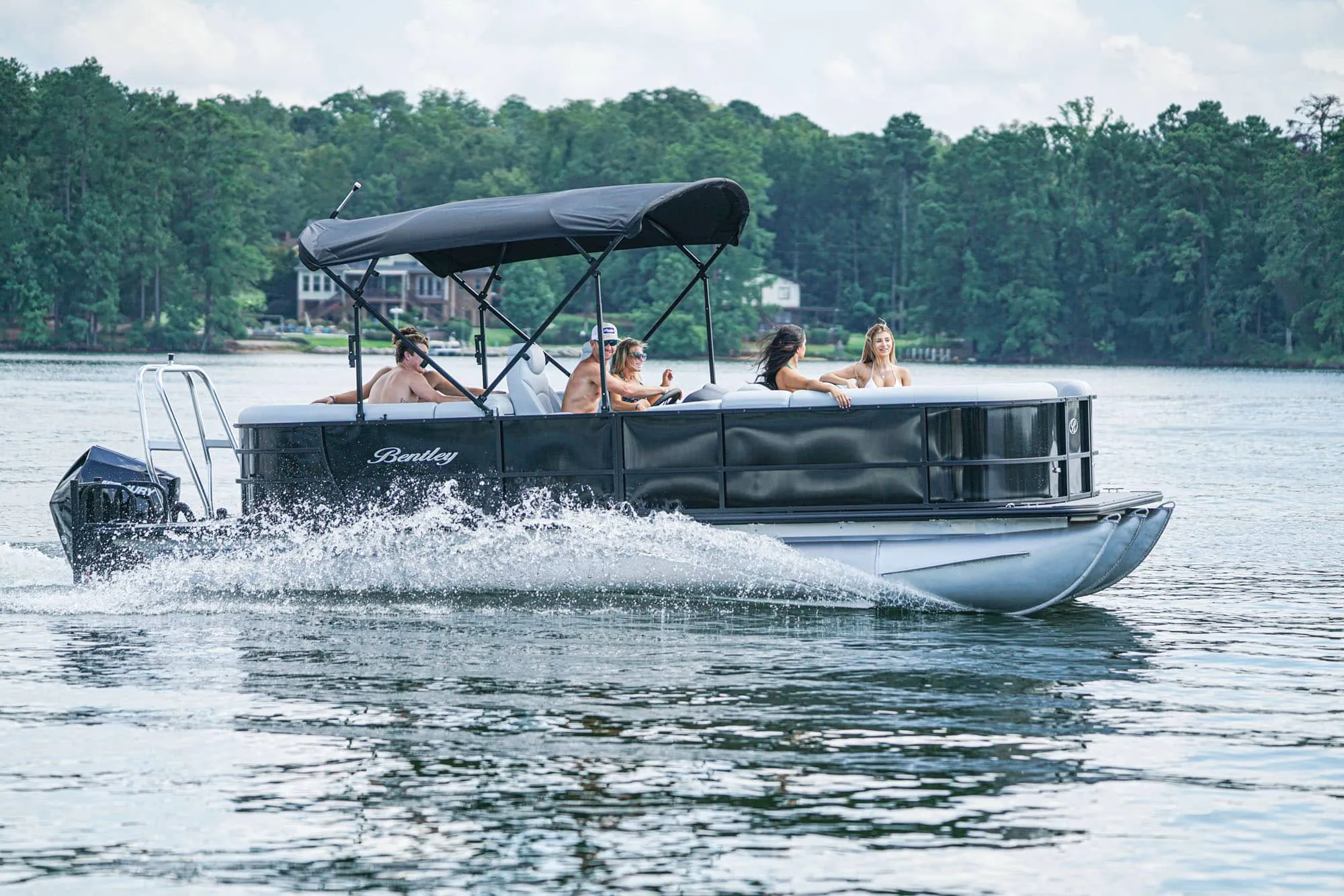 Vacation Rentals Lake Keowee ~ Lake Vibes Boat Rentals